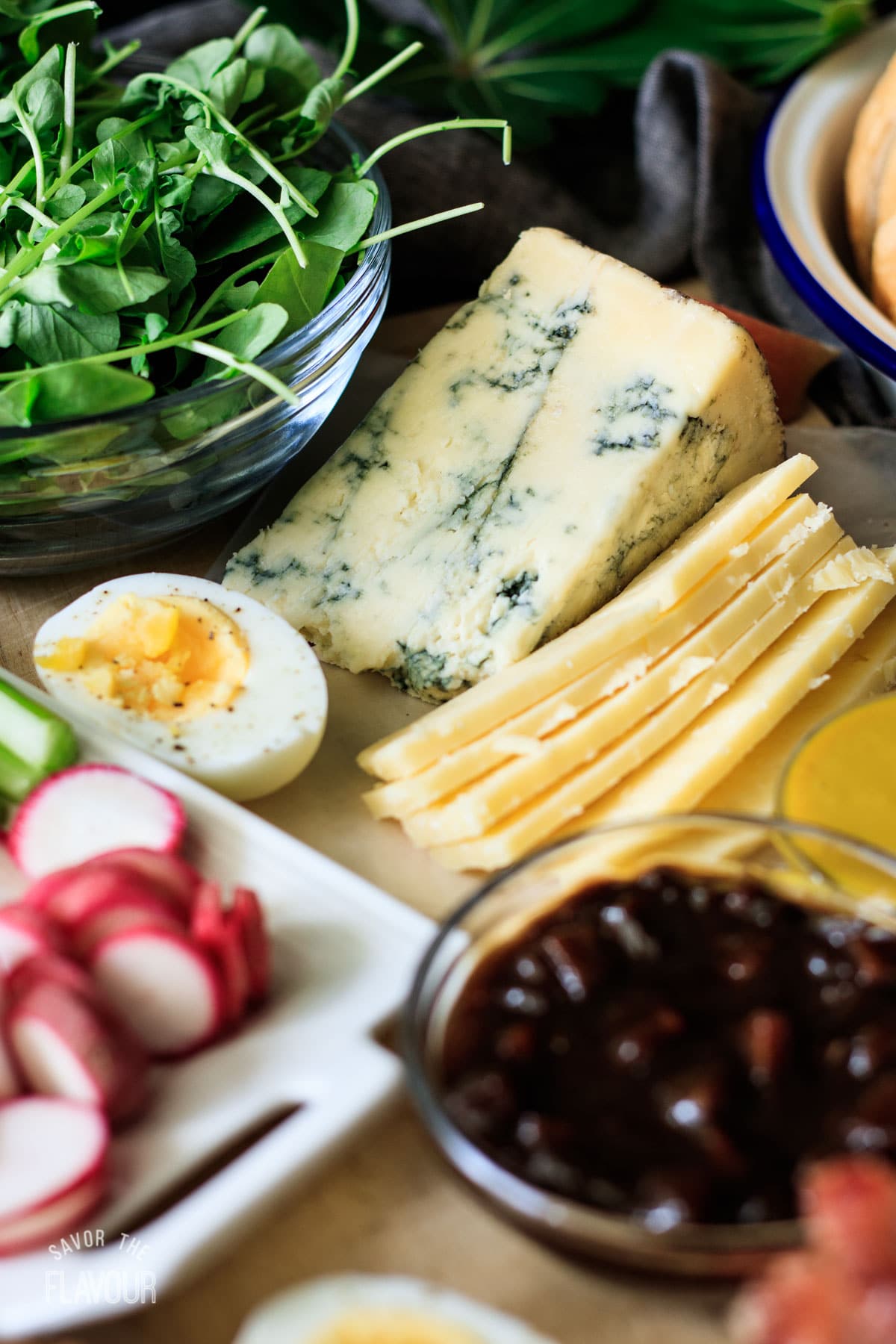 How to Make a Ploughman's Lunch - Savor the Flavour