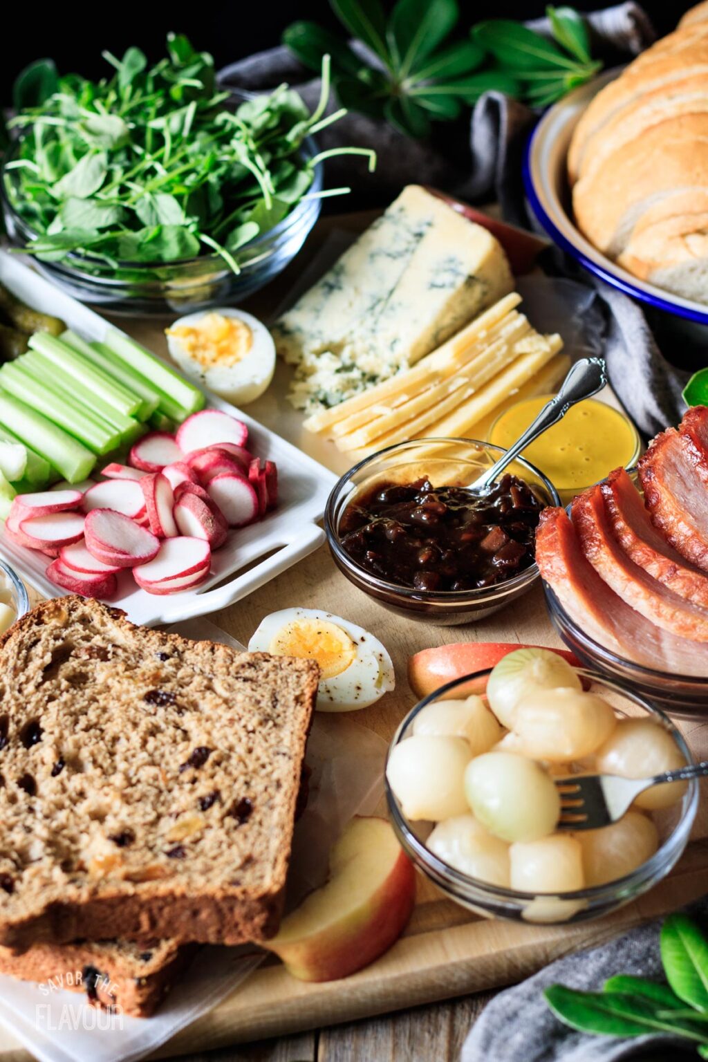How to Make a Ploughman's Lunch - Savor the Flavour