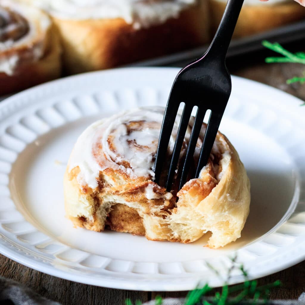 Cinnabon Cinnamon Rolls Copycat - Savor the Flavour