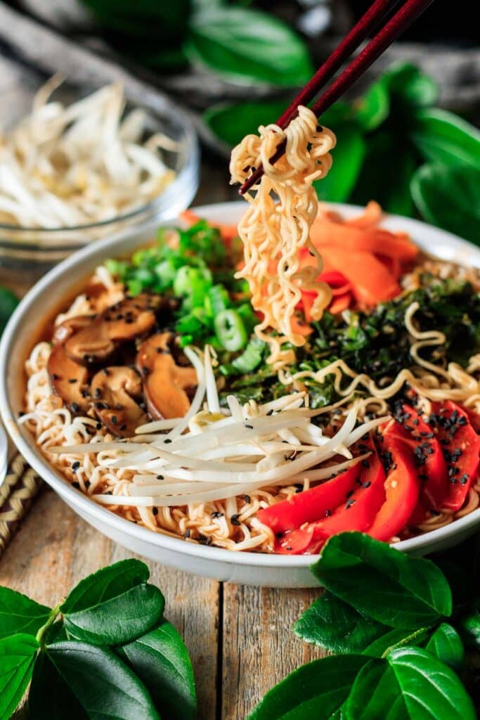 Vegan Ramen with Vegetables - Savor the Flavour