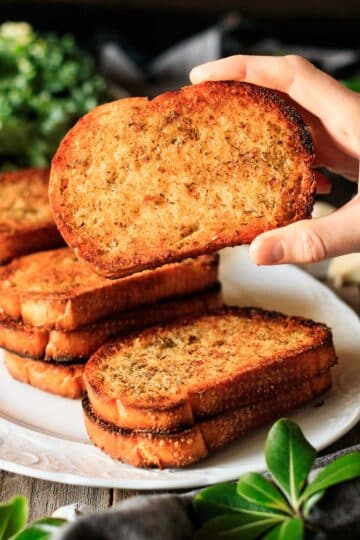 Easy Garlic Toast - Savor the Flavour