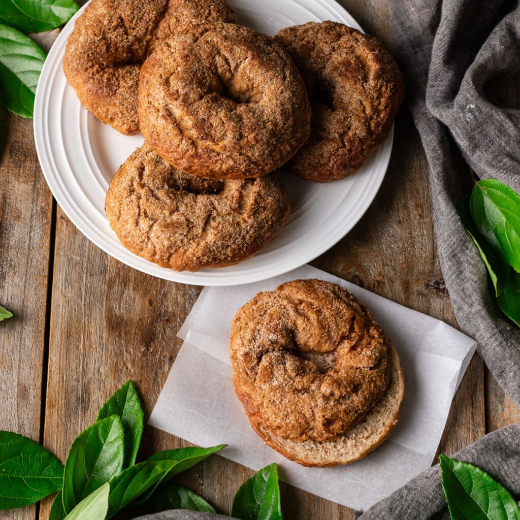 Cinnamon Crunch Bagels (Panera Copycat) - Savor the Flavour